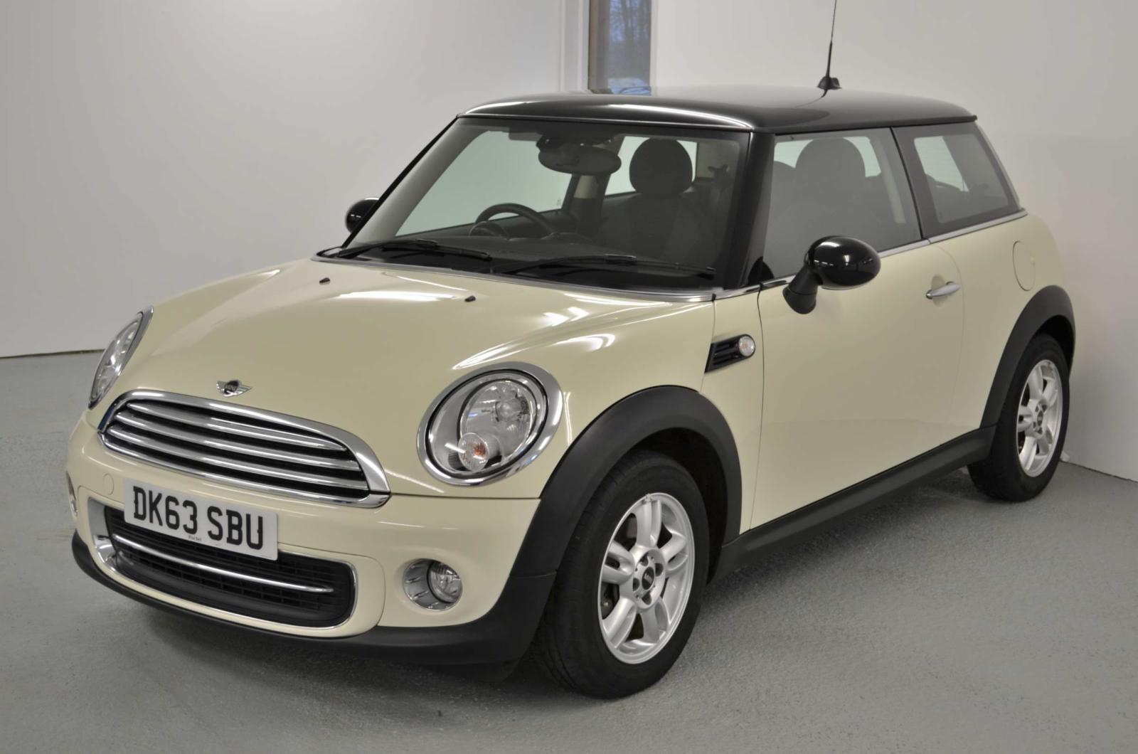 BMW Mini Cooper Hatchback (Pepper Pack) for sale | Castle Classic Cars