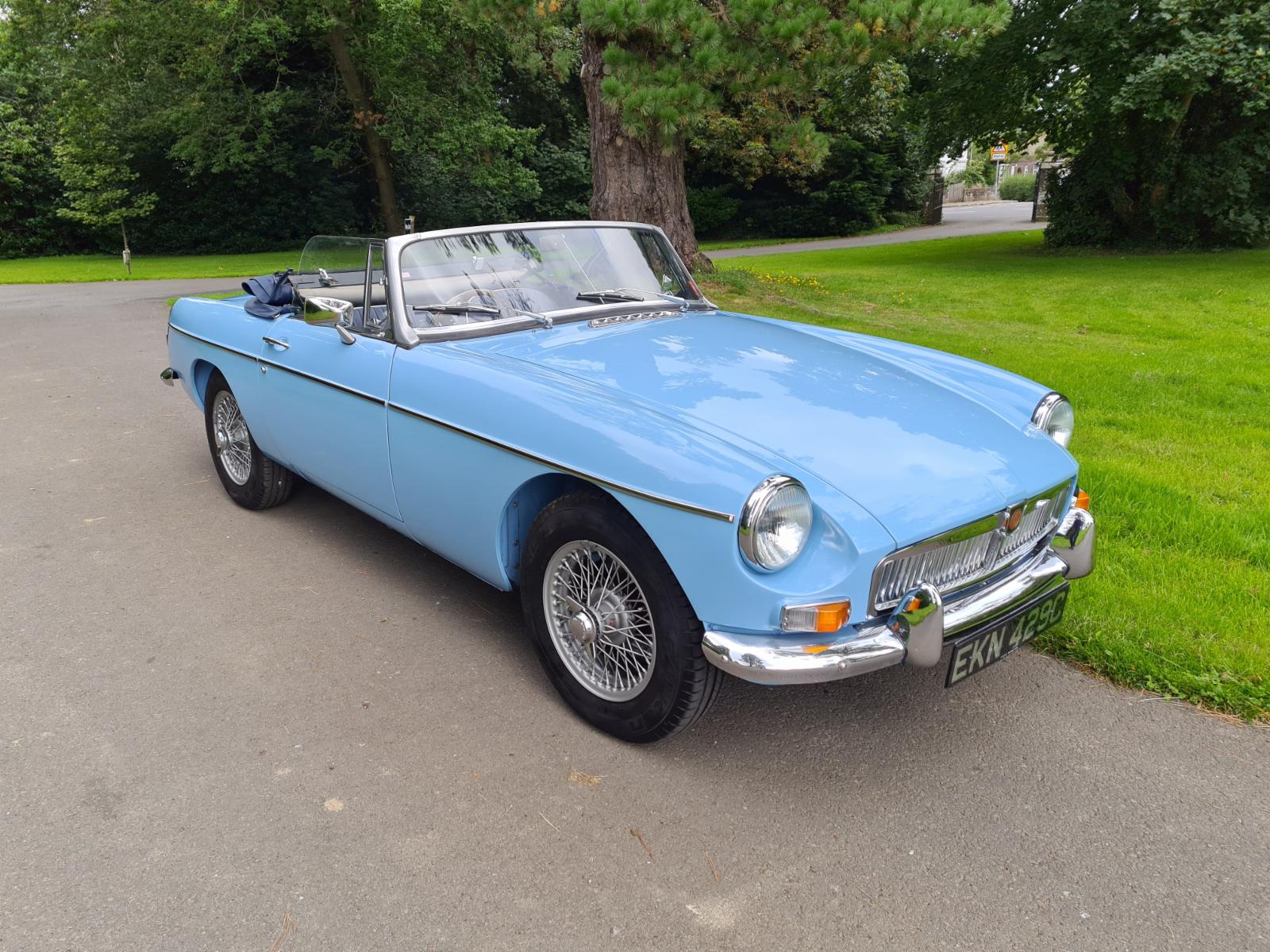 1965 MGB Roadster £38,000 restoration less than 1,000 miles ago. for ...
